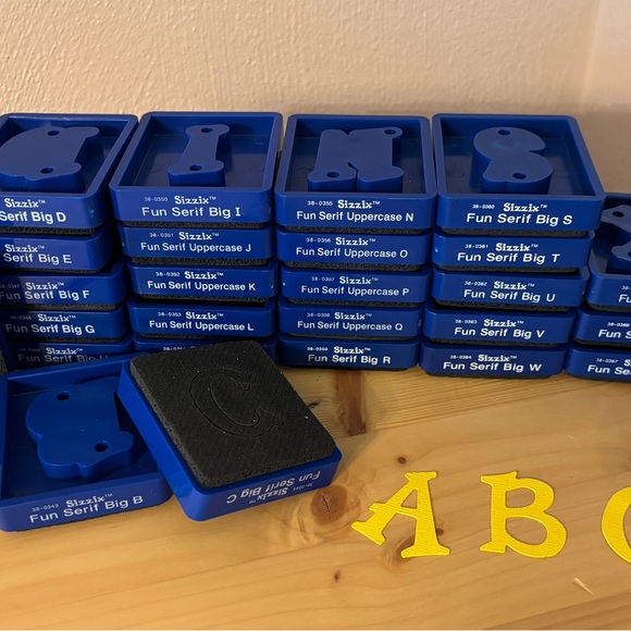 Sizzix | Office | Sizzix Fun Serif Uppercase Alphabet And Numbers Die ...